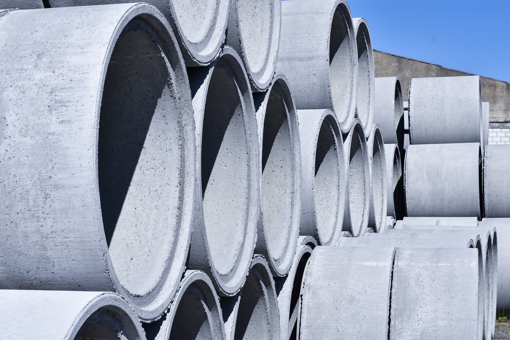 Betonrohre, Schächte und mehr für den Tiefbau - Baumat AG