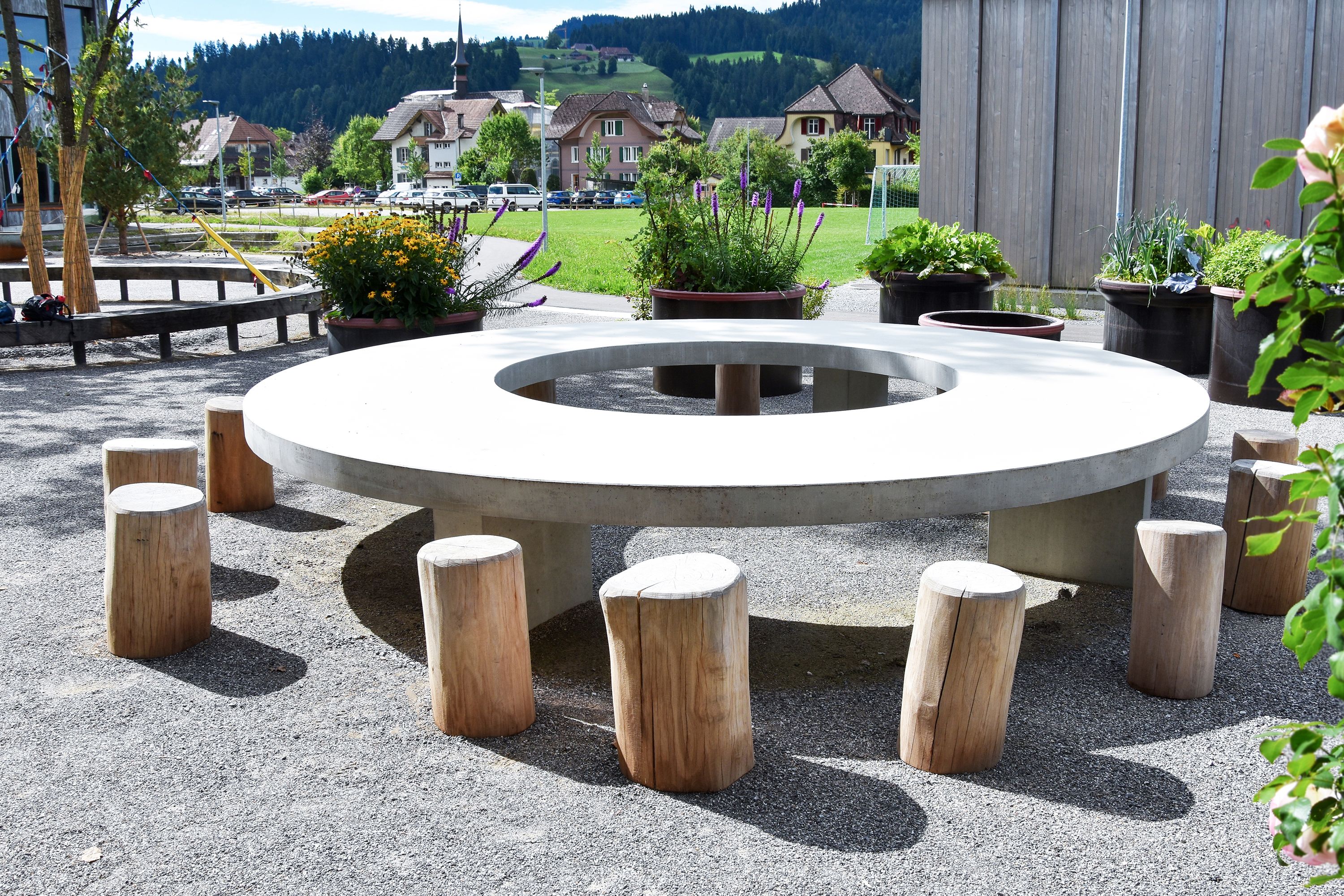 Vom Skizzenblatt zum Lieblingsplatz – Wie ein Tisch den Aussenraum für ...